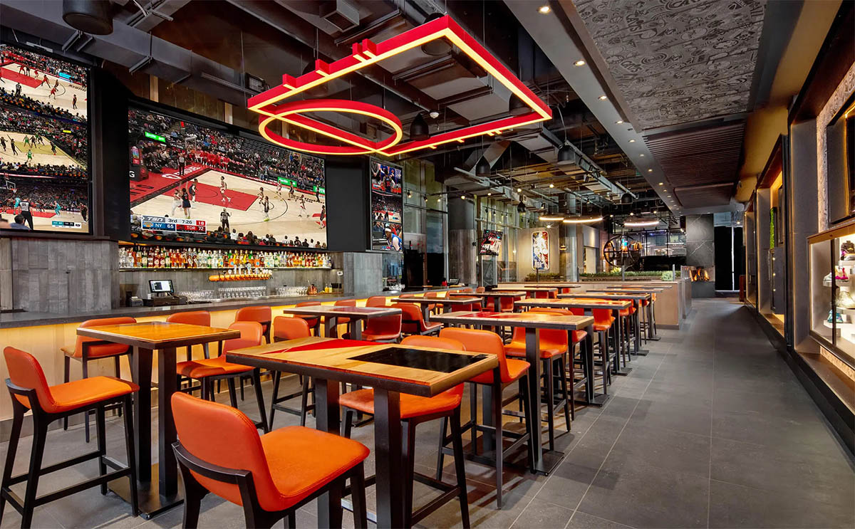 NBA Courtside Restaurant in Toronto | Food + Restaurant Review